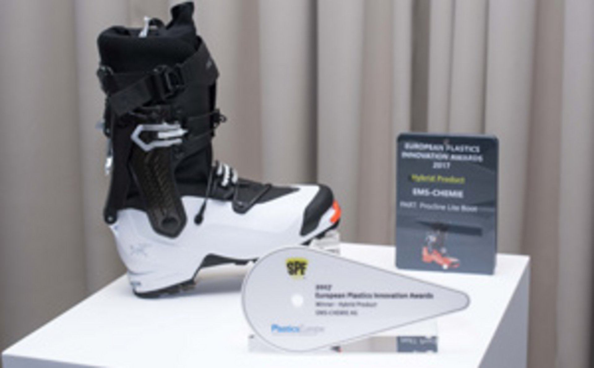 EMS-GRIVORY receives the European Plastics Innovation Award